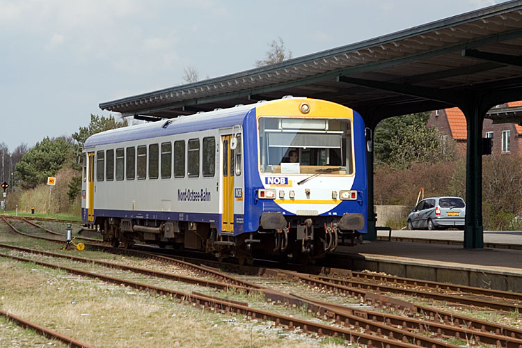 Der VT 411 (NE 81) der NOB im Einsatz zwischen Niebüll und Tønder ( 5 ...