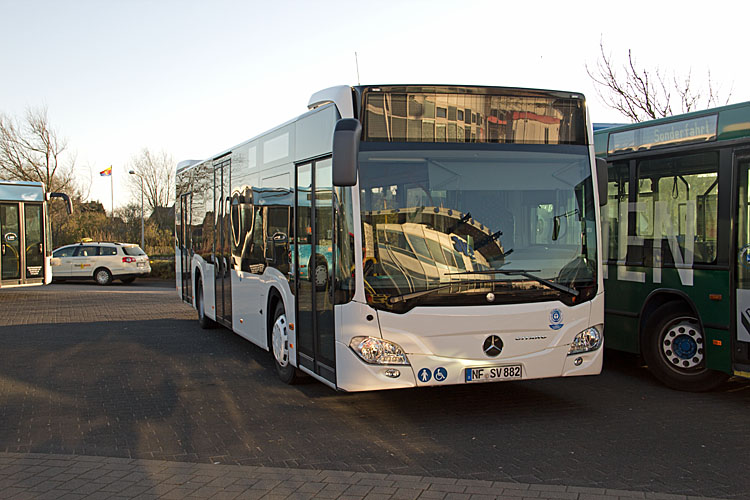SVG Sylt. Der erste der beiden neuen Busse stand heute Abend auf dem ...