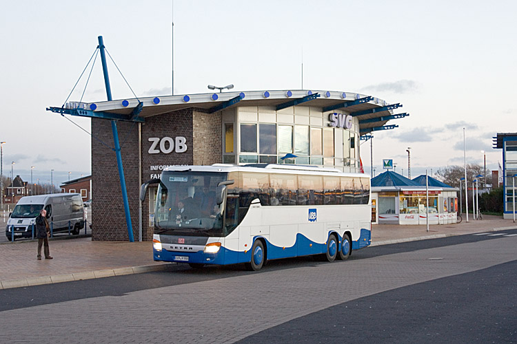 Sylt: Ein Bus der Usedomer Bäderbahn auf dem ZOB in Westerland (1 Foto ...